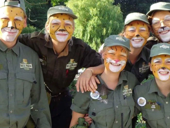 Sov 4 personer i Camel Camp hytte i Ree Park